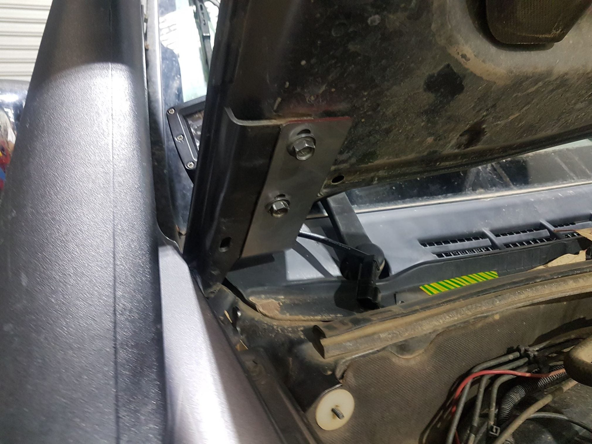 Holden RC Colorado Bonnet Aerial/Light Bracket – MAKS Caravan Centre